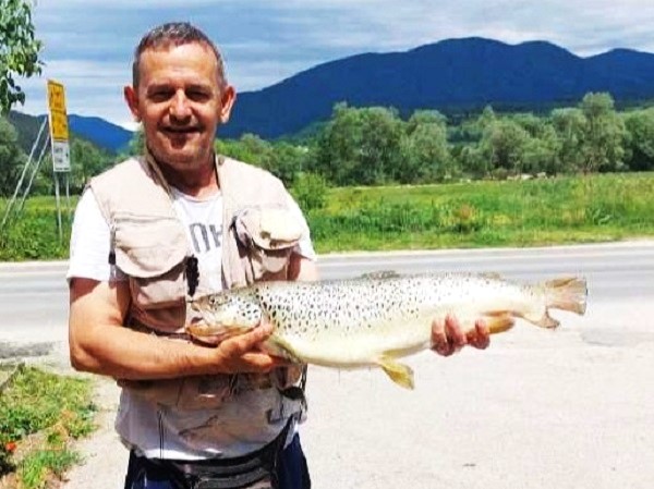 Velika pastrmka iz Plive u Šipovu - Vladimir Baza Bazina | List MUŠIČAR